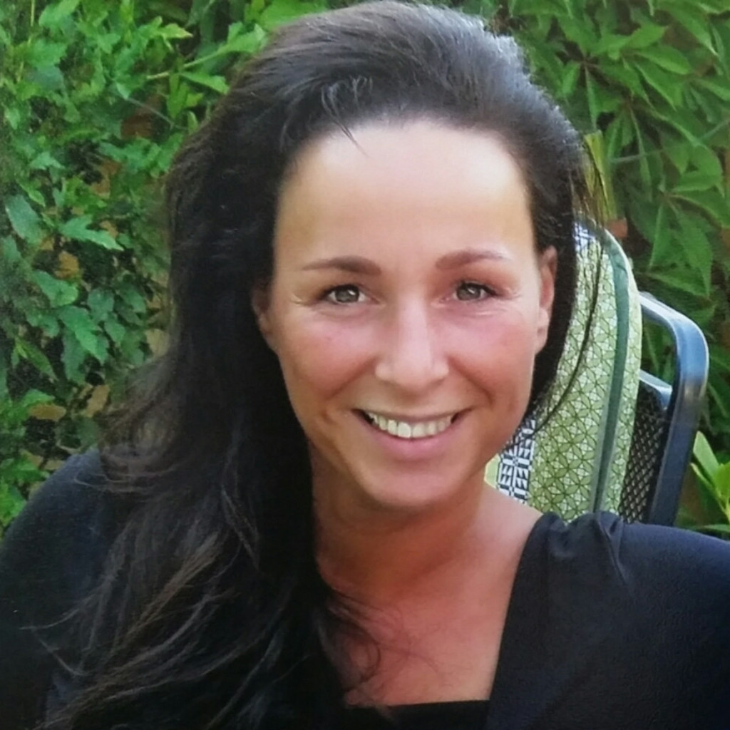 Ariane Fuchs - Automobilverkäuferin - Fuchs Autohandel & Service | XING