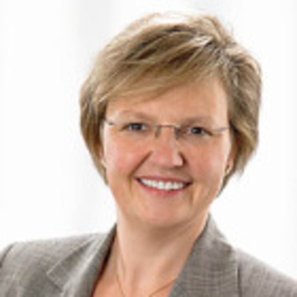 Birgit Lange - Produktkoordinatorin Pflege - Ergänzungsversicherung ...