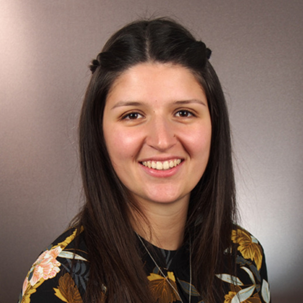 Julia Merk - Veranstaltungen und digitales Marketing - METZ CONNECT ...