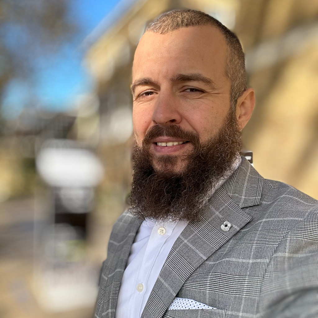 Eduard Constantinescu - Head of IT - Saatchi Gallery London | XING