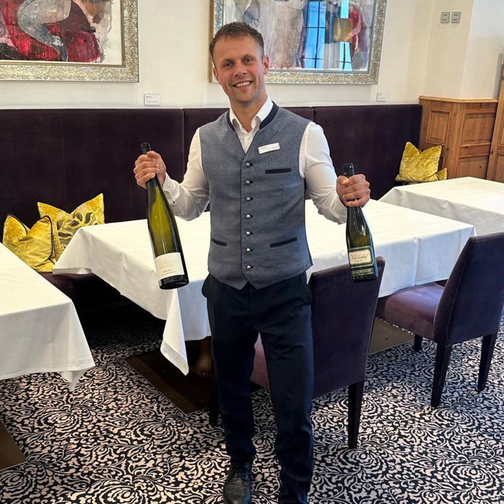 Daniel Ivanov - F&B Trainee - Sonnenalp Resort | XING