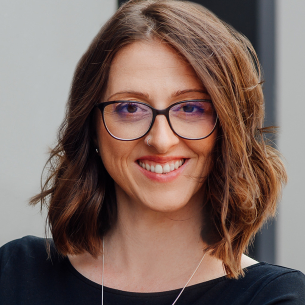 Julia Roth - Wirtschaftsingenieurwesen - FOM Hochschule für Oekonomie ...