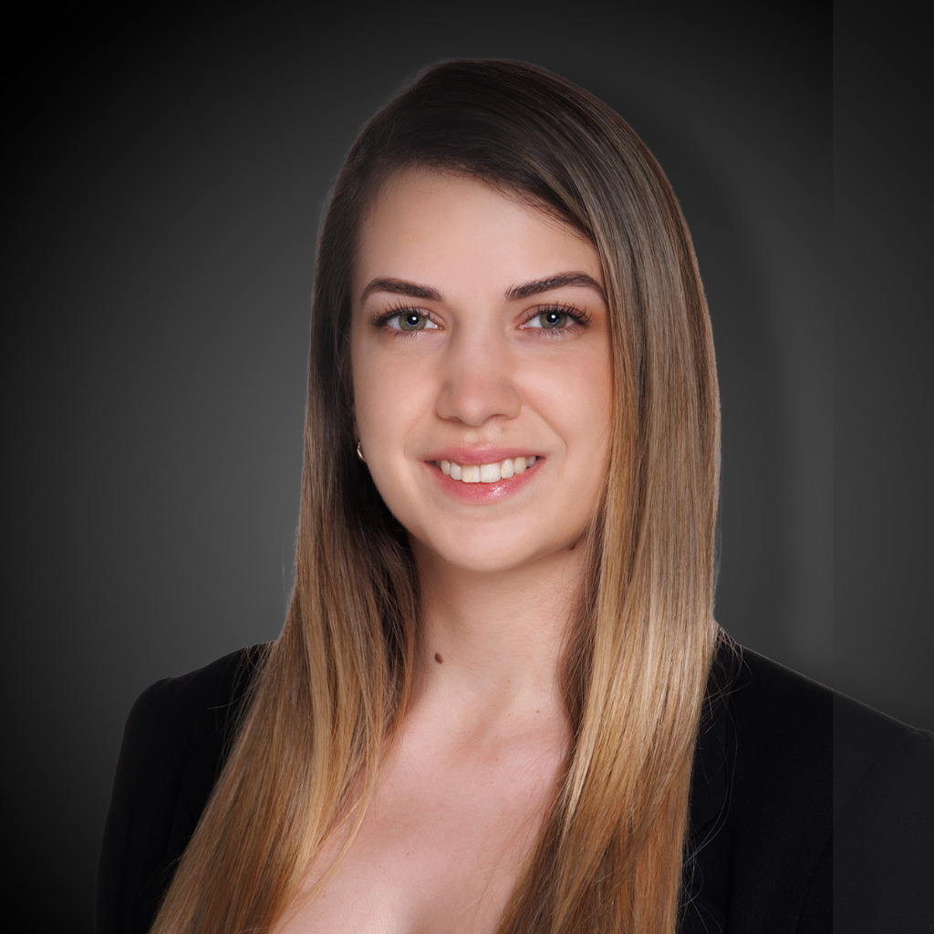 Anitta - Emese Pongracz - International Recruiter - Hamburger Montage ...