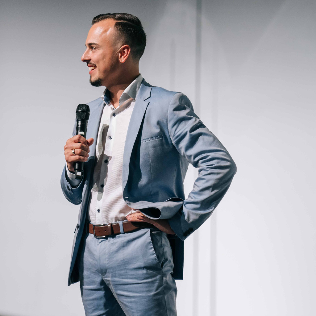 André Perschel BA - CEO - Dance Moves Partner KG / LiSeasons Movement ...