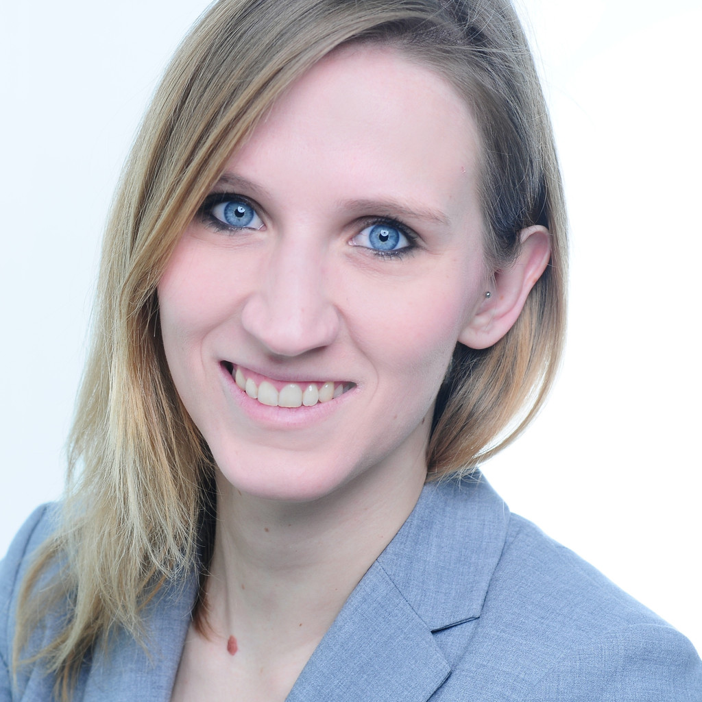 Victoria König - Geschäftsführerin - Kadach Hausverwaltung GmbH & Co ...