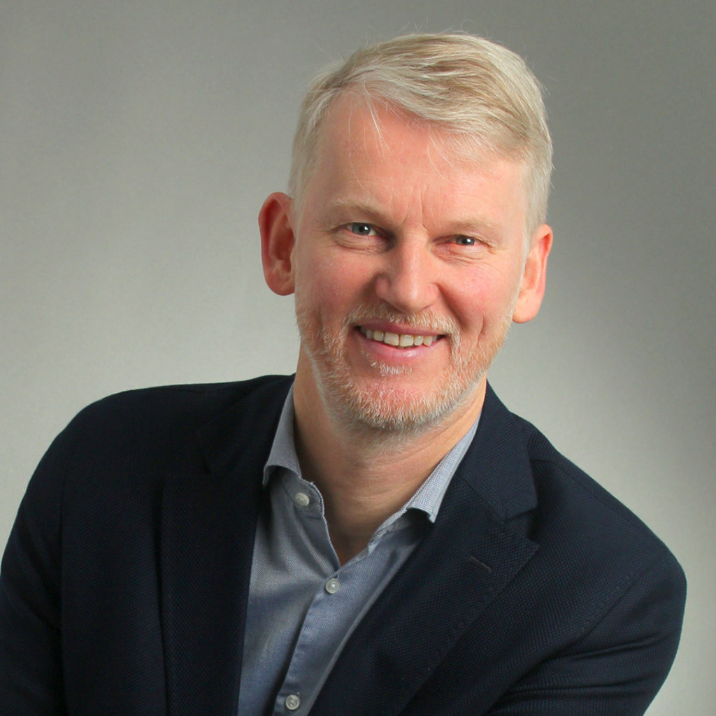 Michael Wanzeck - Head of Cockpit & Digitsl Experience - Aston Martin ...