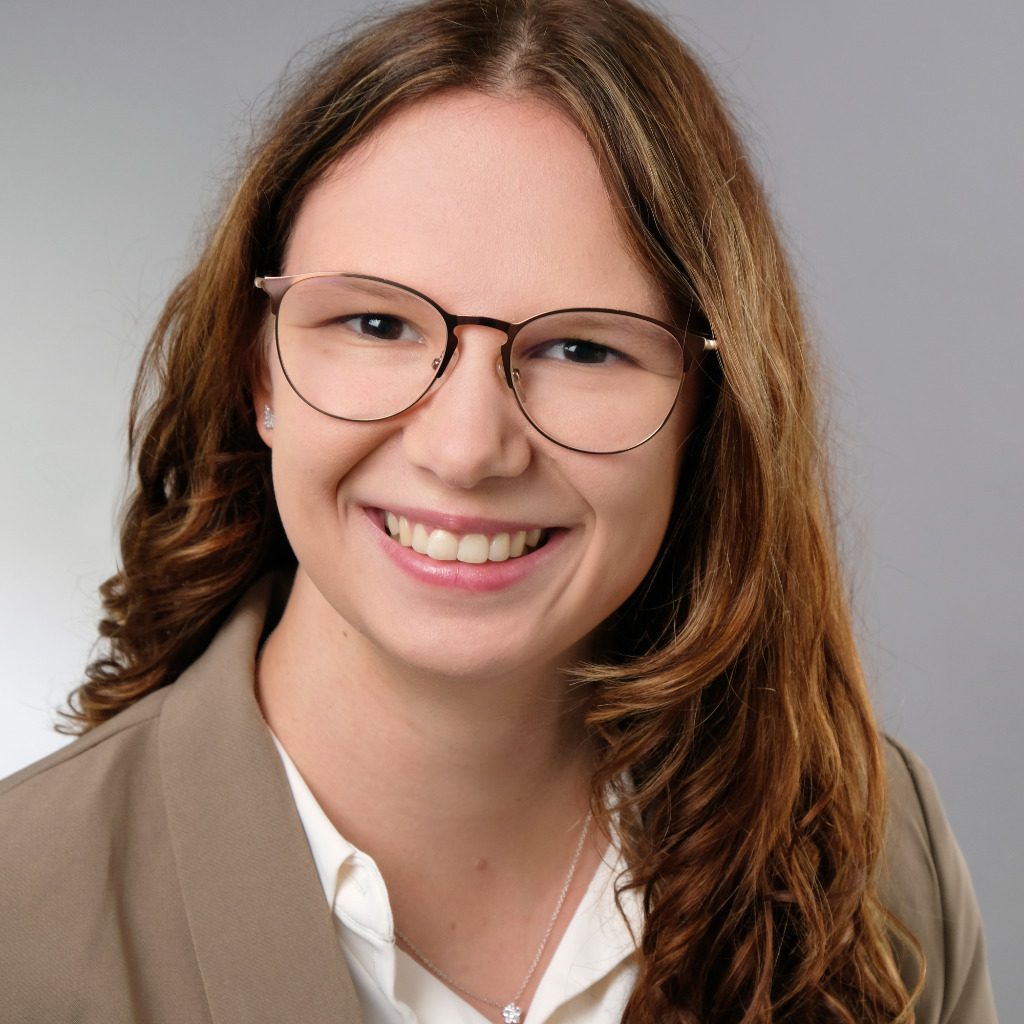 Sarah Stachnowski - Werkstudentin in der Logistik - Infineon ...