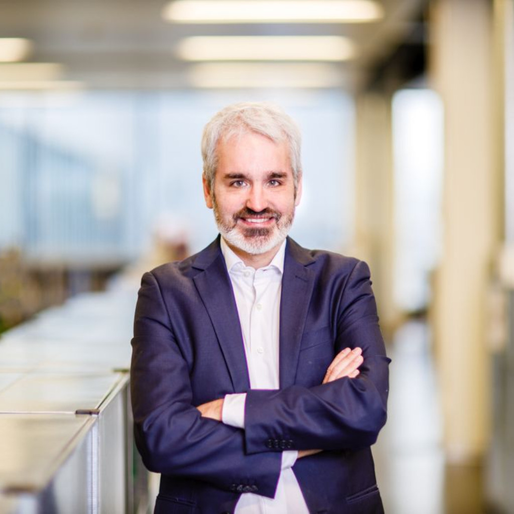 Simon Eberhard - Senior Publisher / Chefredaktor «smart» - RedAct ...