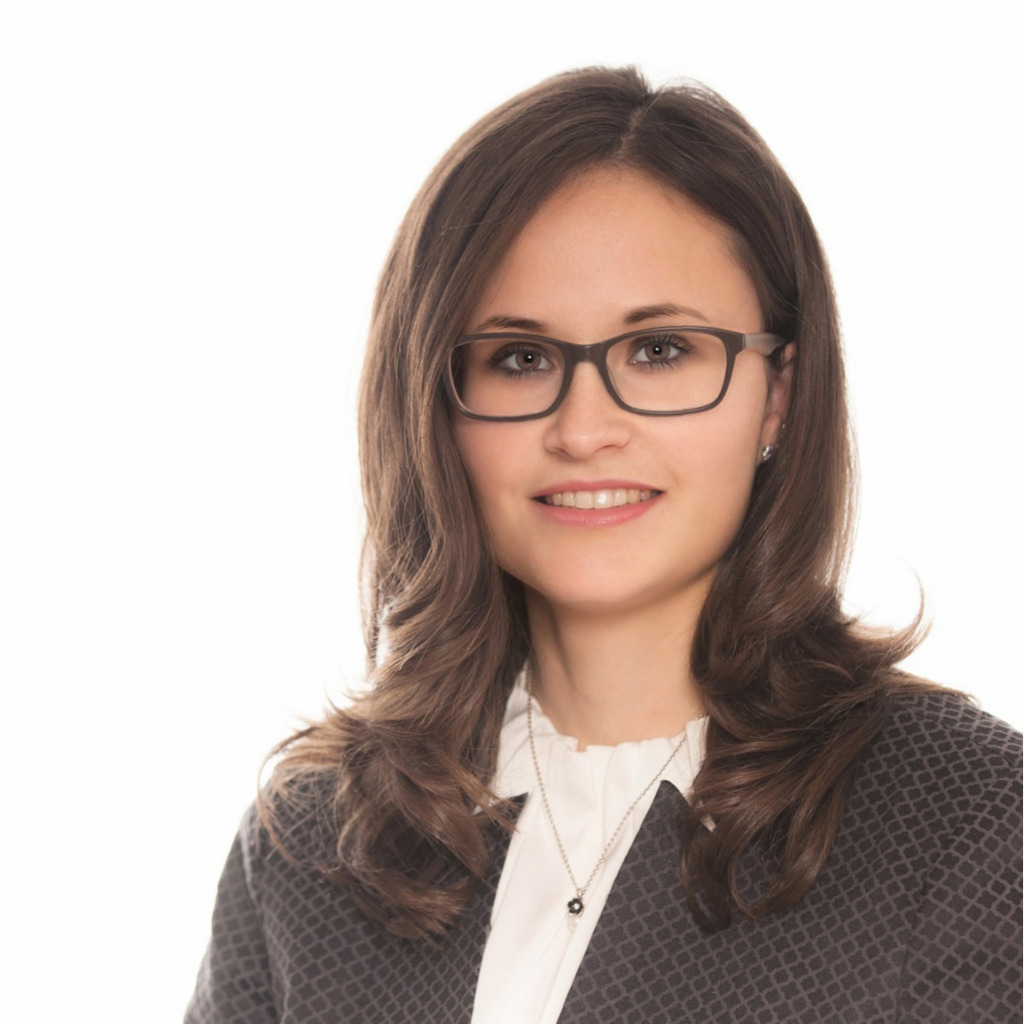 Julia Michelle Schäfer - Hauptbuchhalterin - Asklepios Business ...