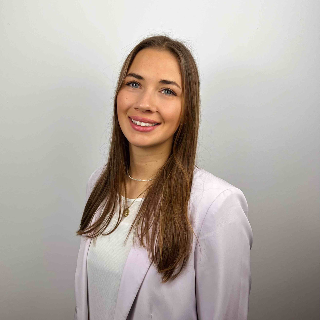 Emily Schweiger's Instagram, Twitter & Facebook on IDCrawl