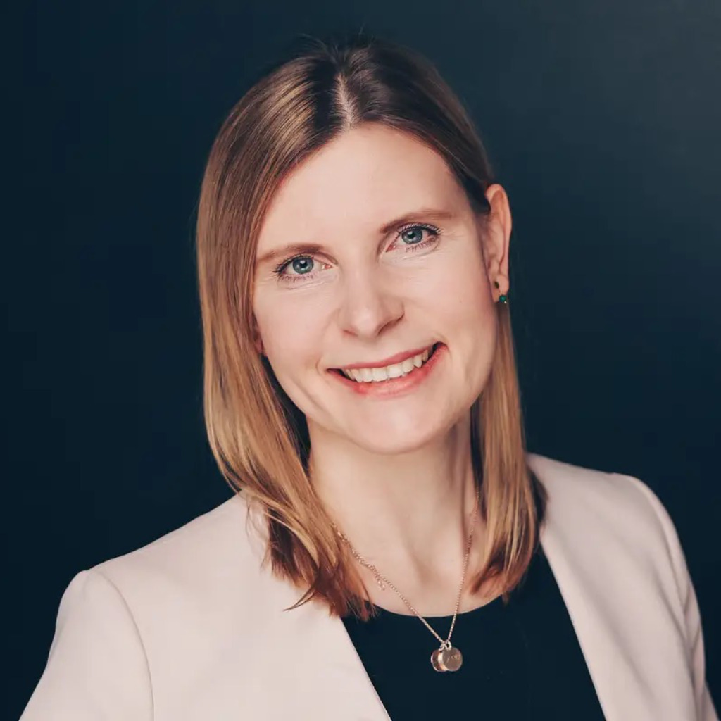 Anna Findeis - Underwriting Analyst - International Business Operations ...