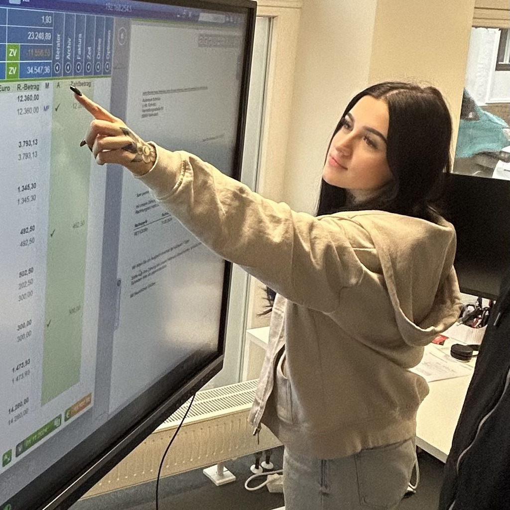 Alyna Waschke: Ausbildung und Berufserfahrung | XING