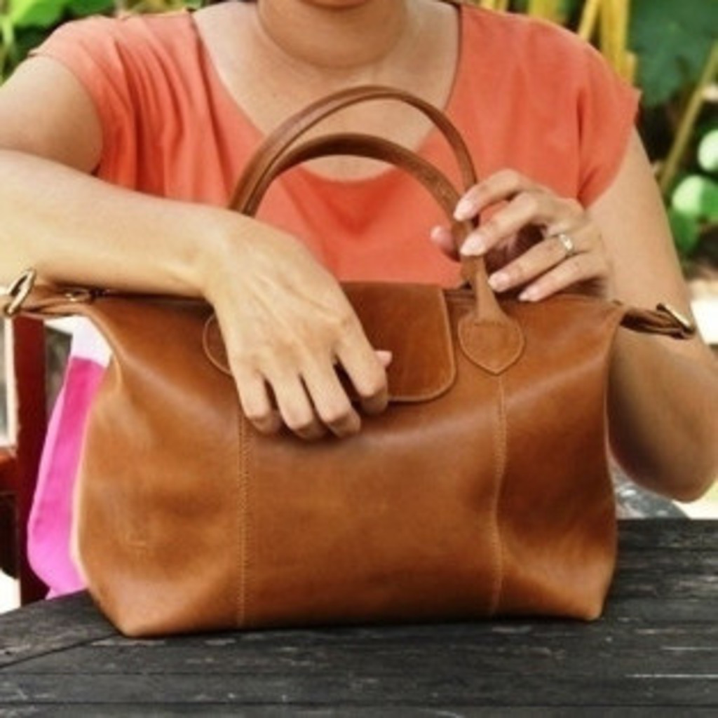 Tas Kulit Pull Up - Co-founder - Bagbone Leather | XING