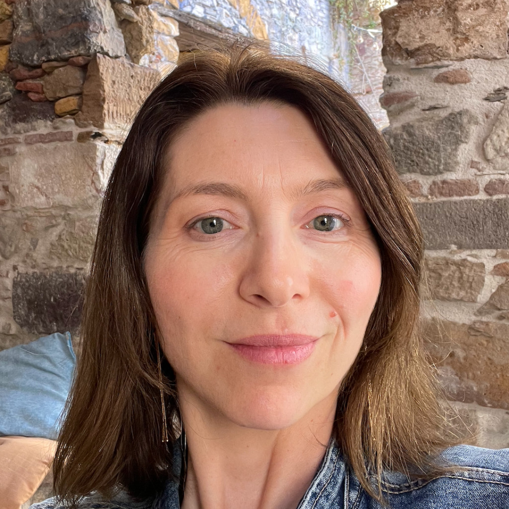 Dr. Elisa Cortesi - IT Client Analist - Deutsche Bank AG | XING