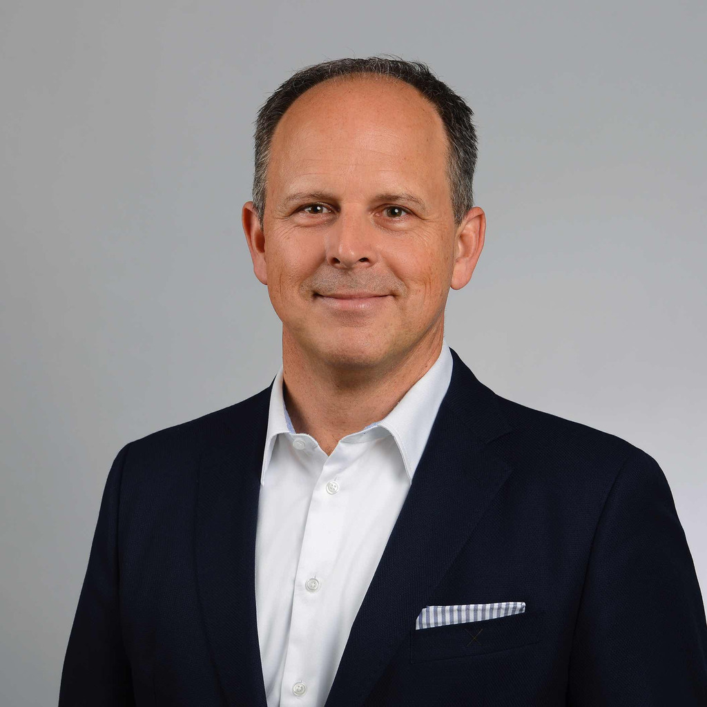 Dominik Vierkotten - Vice President Material Handling and Lifting ...