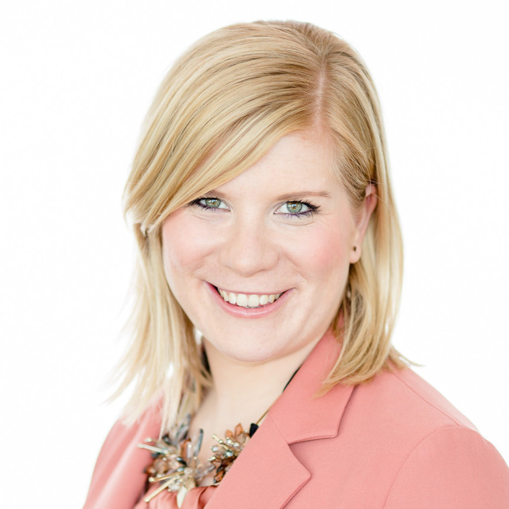 Sarah Riemer's Instagram, Twitter & Facebook on IDCrawl