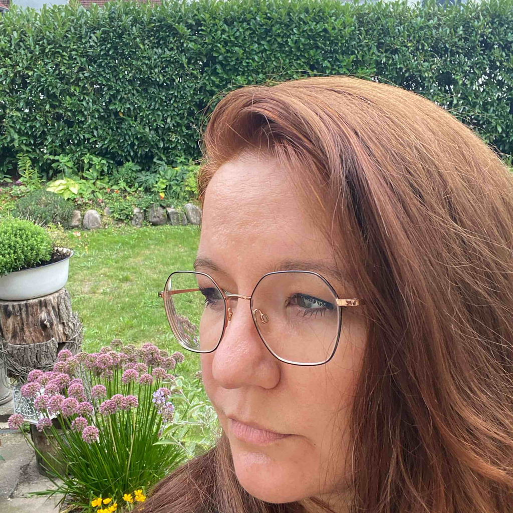 Julia Wrobel - Sachbearbeiterin After Sale Service international ...