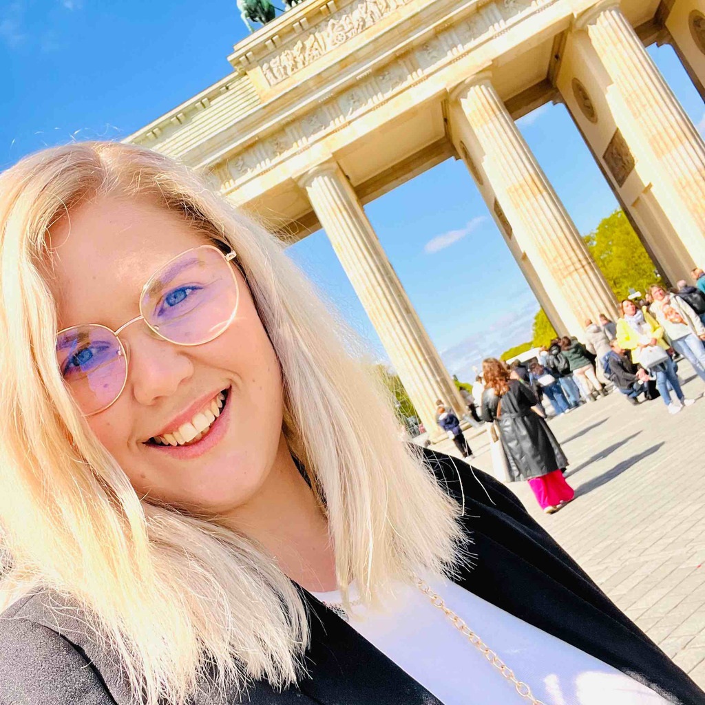 Jennifer Trier's Instagram, Twitter & Facebook on IDCrawl