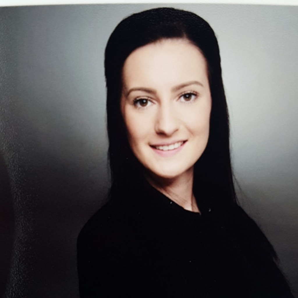 Lisa Jak - Grppenhelfer Heilerziehungspflege - Bildungs- und Pflegeheim ...