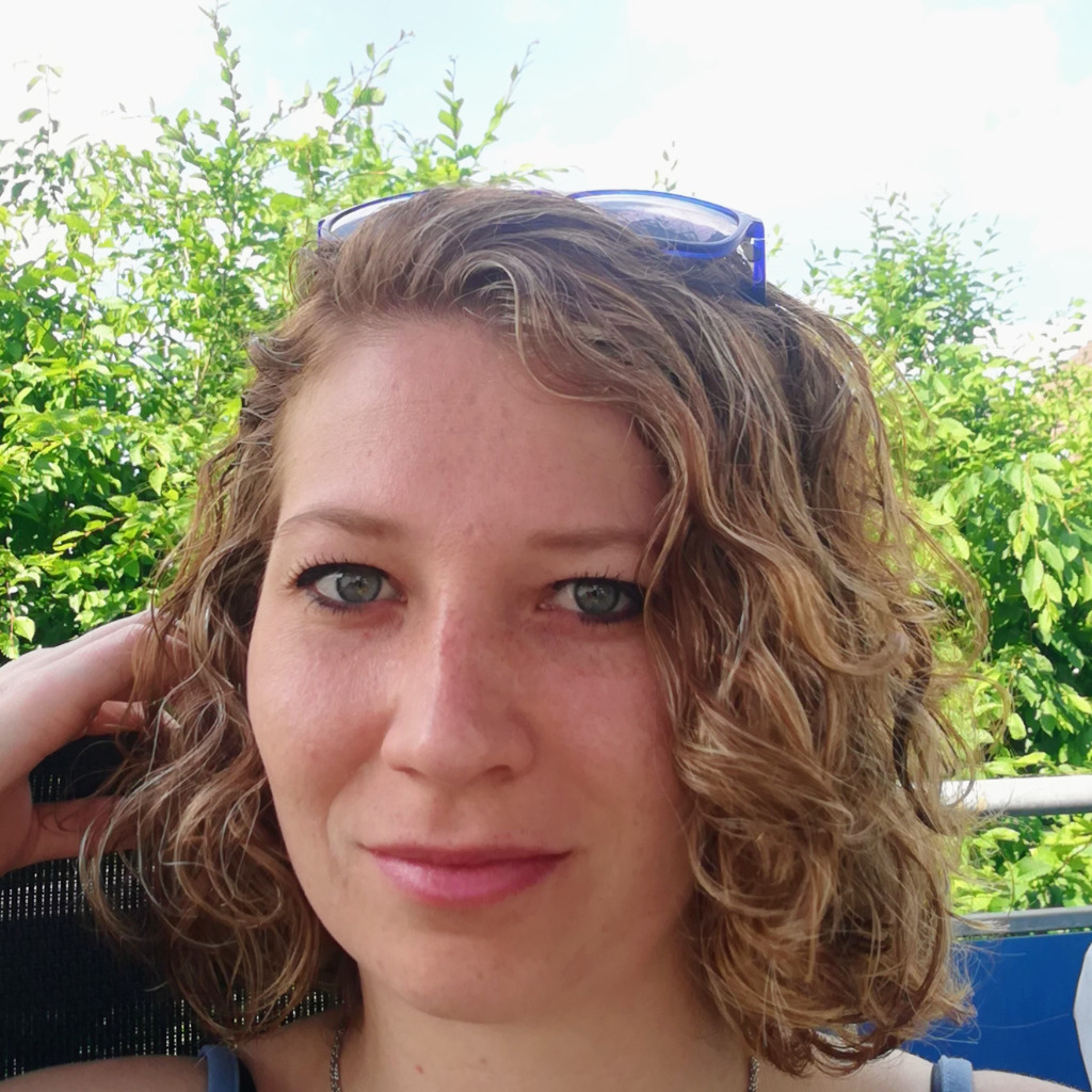 Laura Steck - Produktmanagerin - KARL STORZ SE & Co. KG | XING