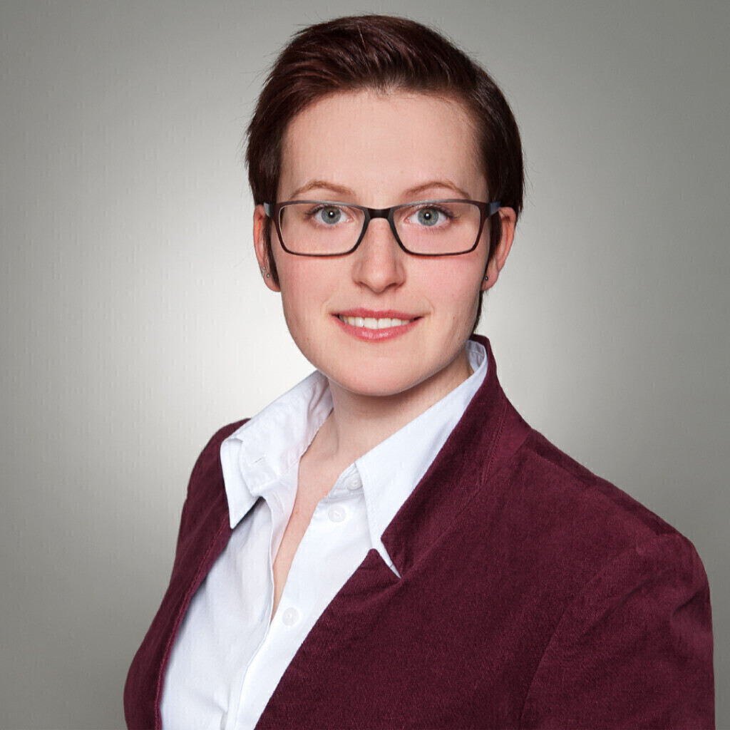 Jennifer Debus - Elternzeit - Schunk Group | XING