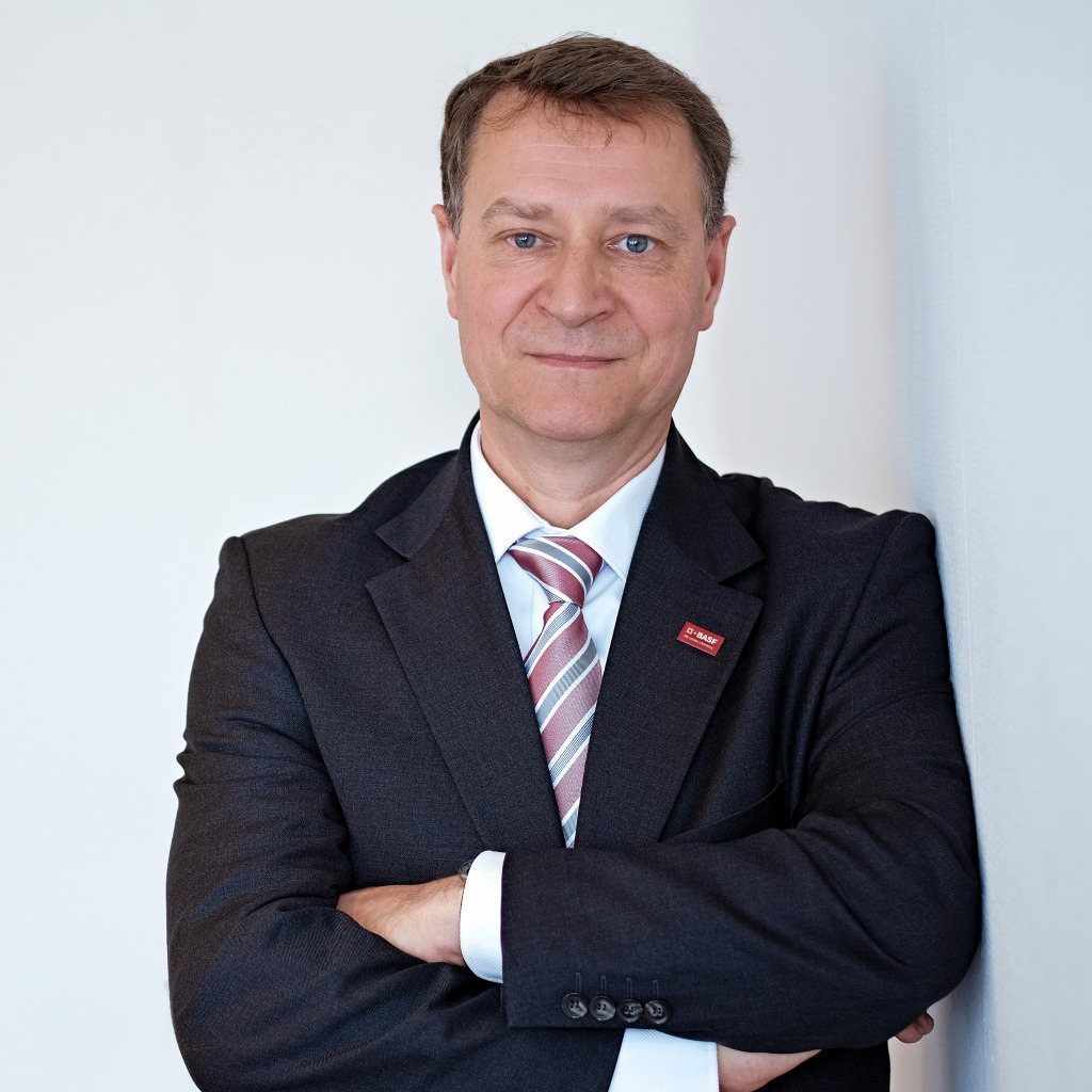 Dr. Peter Otto - Director Collaboration 4.0 - BASF | XING Dr. Peter Otto - Director Collaboration 4.0 - BASF | XING