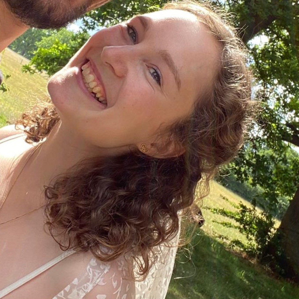 Lisa Westphal - Zentraleinkauf Bauleistungen - Hamburg Airport | XING