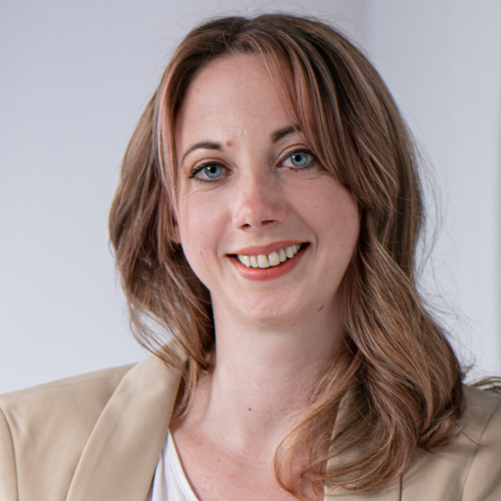 Mag. Daniela Lackner - Partner, Headhunter, Personalberater Executive ...