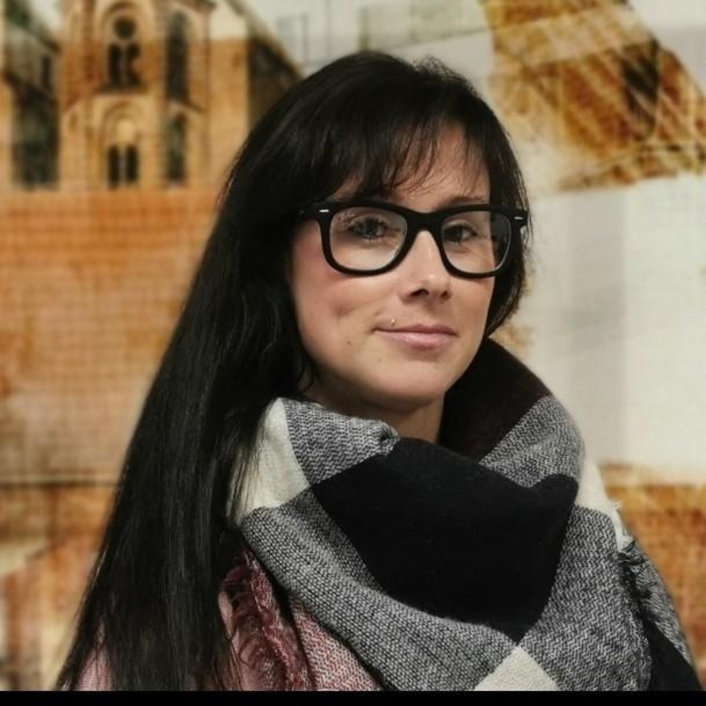 Stephanie Jahnke - Hausverwalter - Kommunales Wohnungsunternehmen | XING