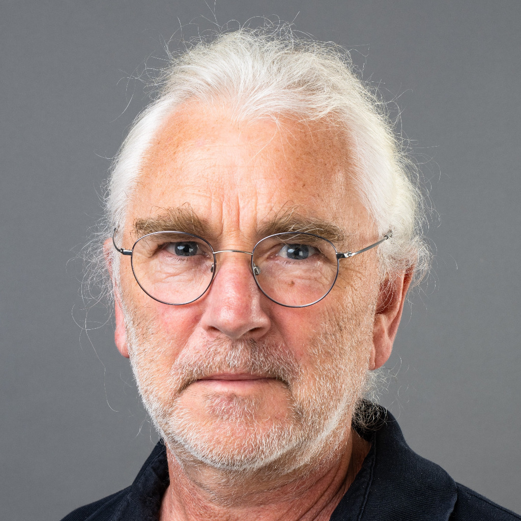 Peter Frank's Instagram, Twitter & Facebook on IDCrawl