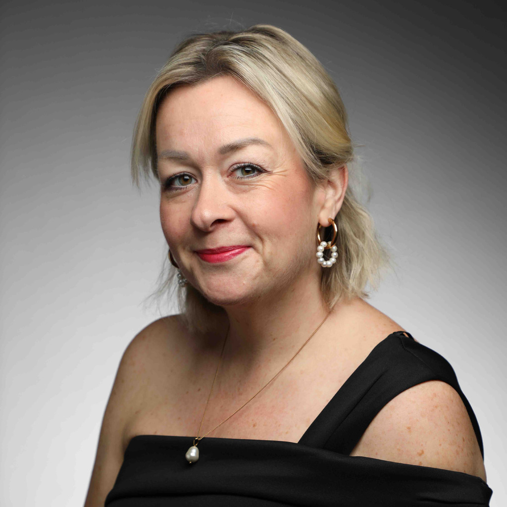 Lisa Bunn's Instagram, Twitter & Facebook on IDCrawl