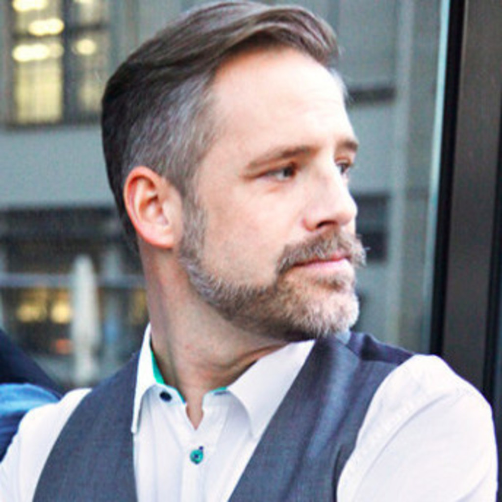 Michael Walter - Model / Content Creator / Cosmetics - www.tonic ...