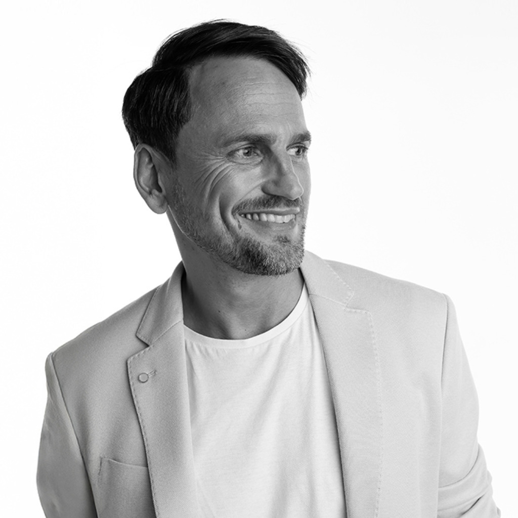 Daniel Teuber - Senior Creative – Brand, Campaign & Motion - Daniel ...