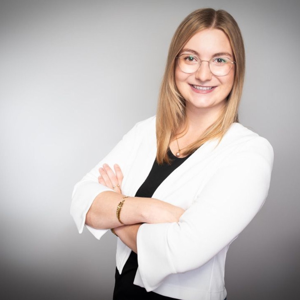 Annalena Endres - Disponent - Crown Gabelstapler GmbH & Co. KG | XING