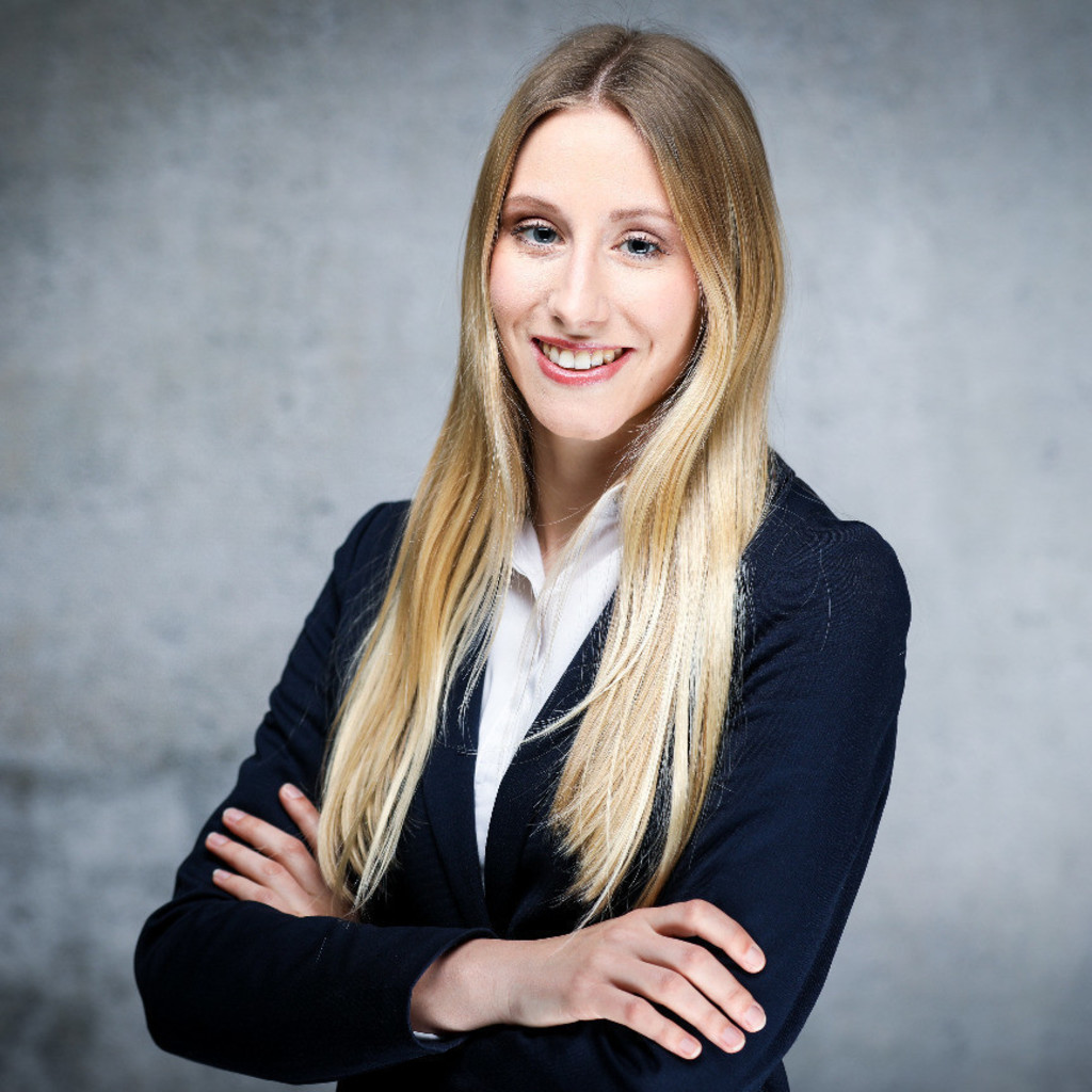 Anna-Sophie Demleitner - Senior Manager, Corporate Tax Services - PwC Deutschland | XING