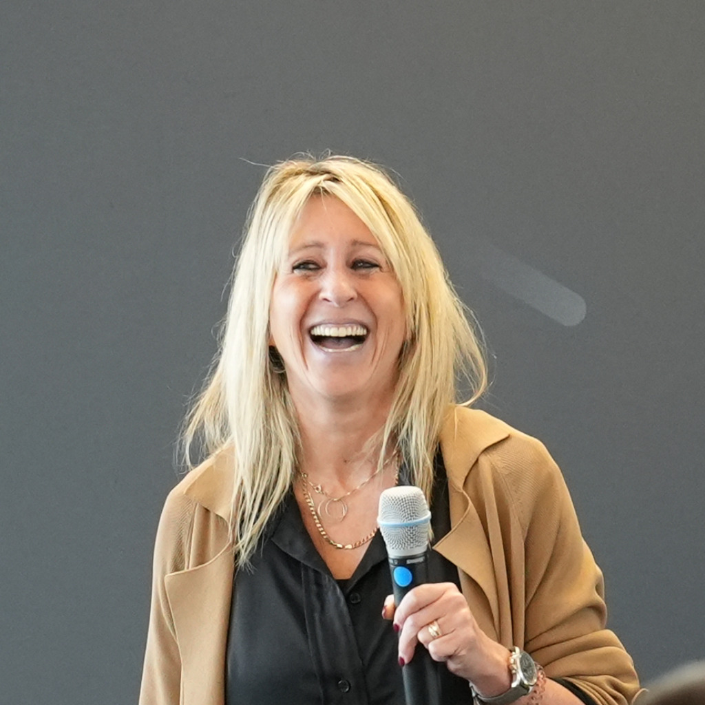 Jennifer Wilhelm - Studio Experience & Client Events - IBM Deutschland ...