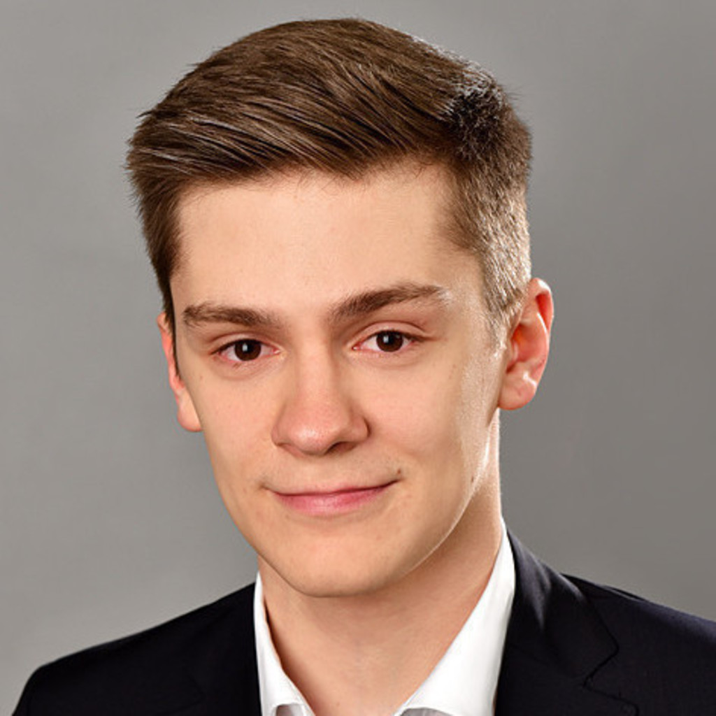 Dennis Mahn - Praktikant Spielerberatung - Sports-Supreme | XING