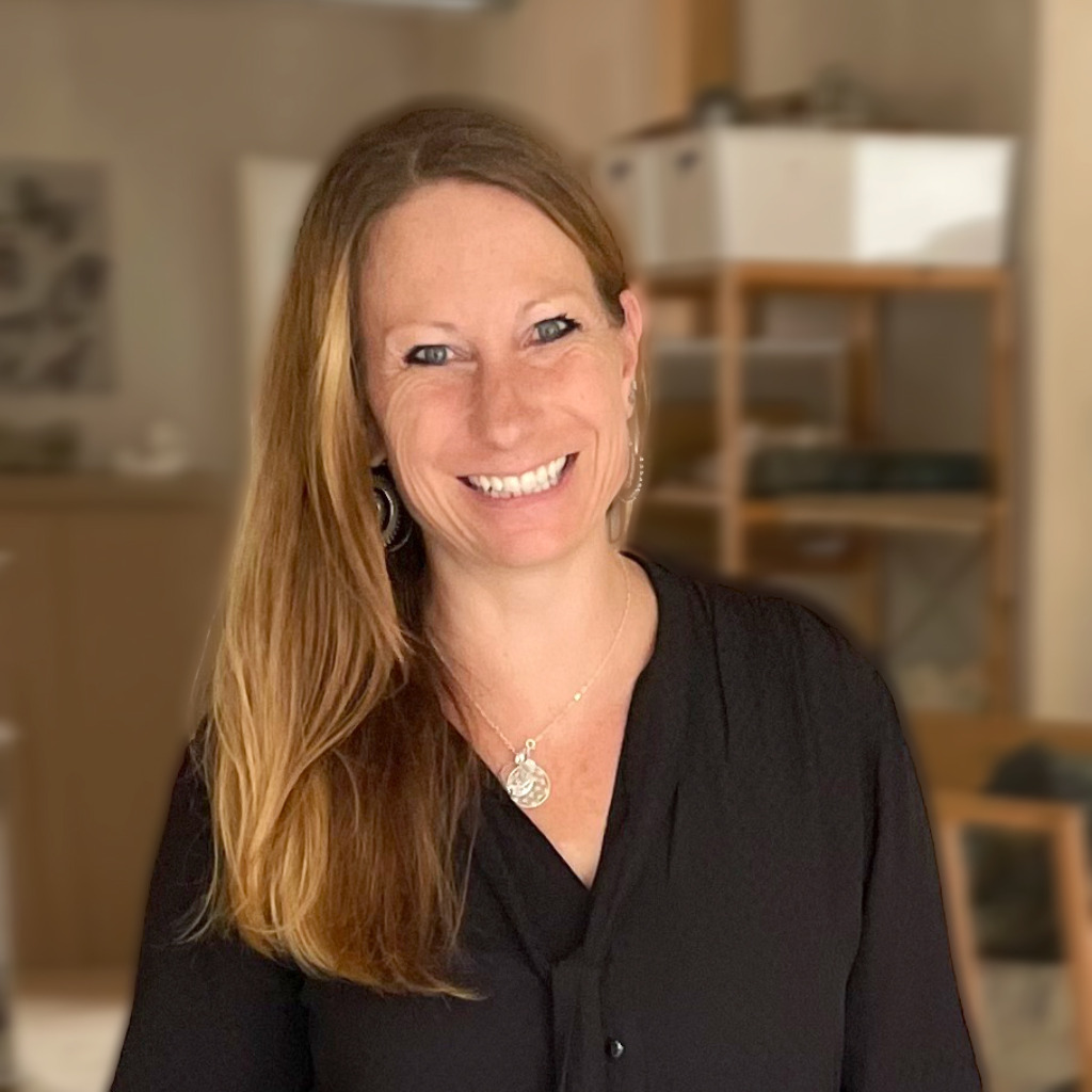 Nicole Sacher - Programm-Managerin Weiterbildungen ...