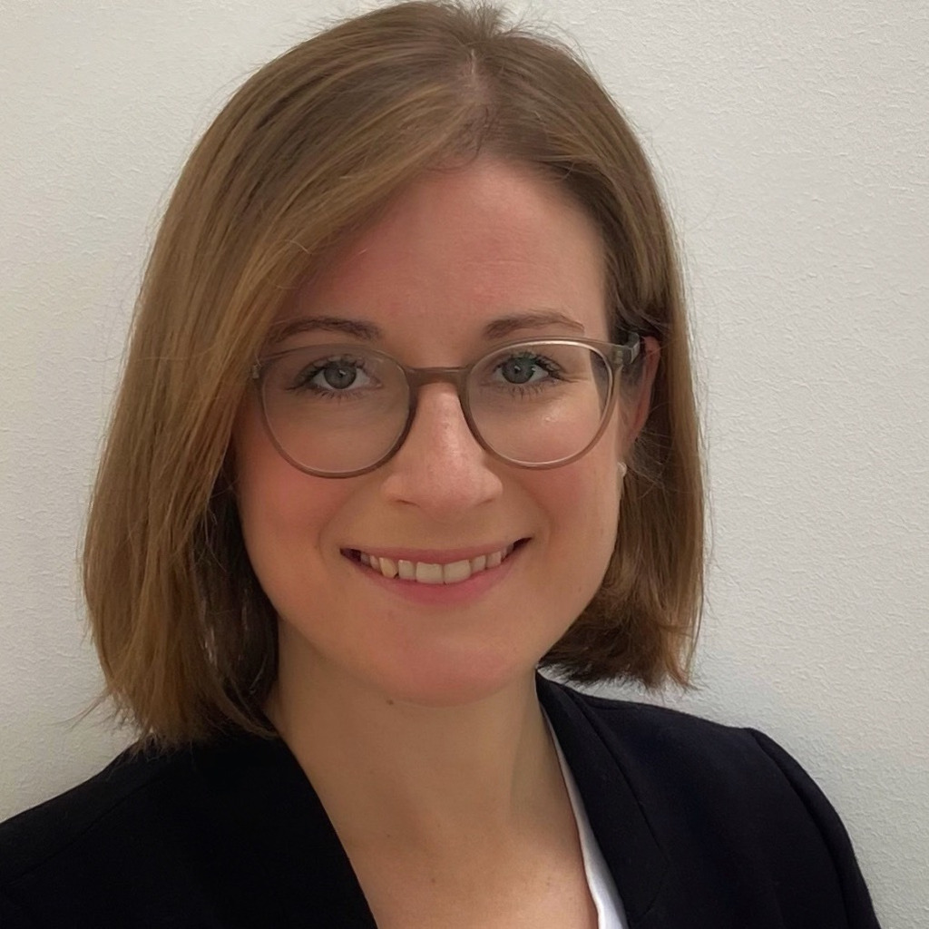 Laura Dienemann - Unterabteilungsleiterin Fahrzeugdokumentenmanagement ...