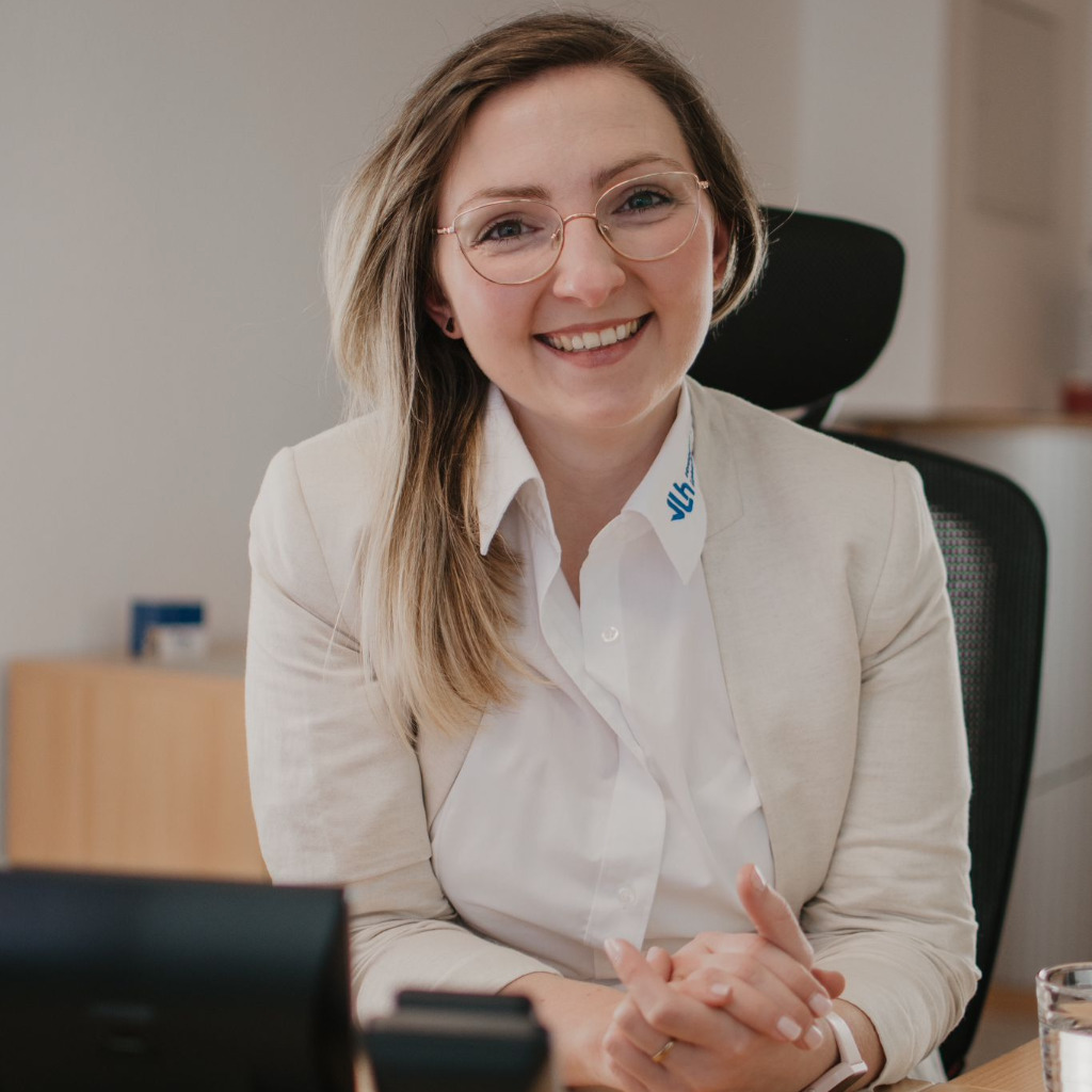 Maria Clever - Assistent - VLH - Vereinigte Lohnsteuerhilfe e.V. | XING