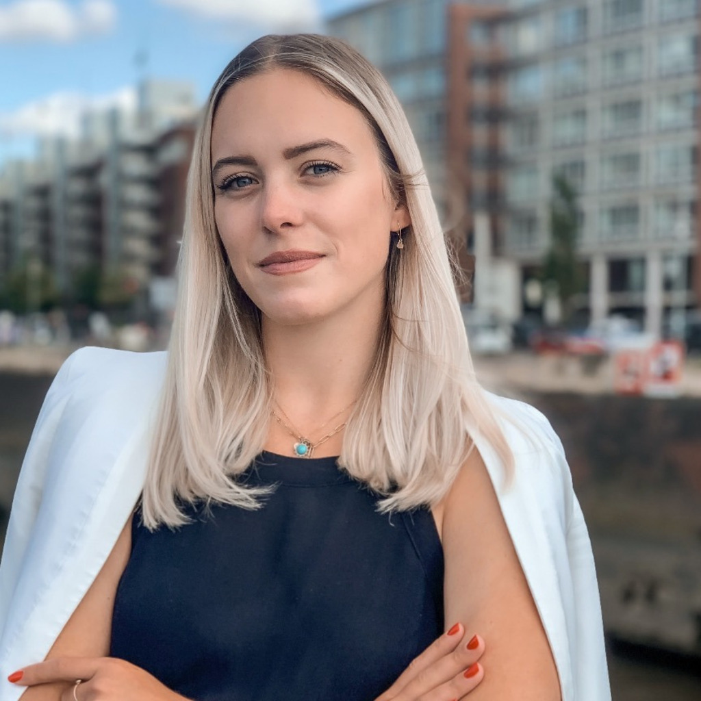 Alice Nägle - Praktikantin PR und Eventmanagement - Hell & Karrer ...