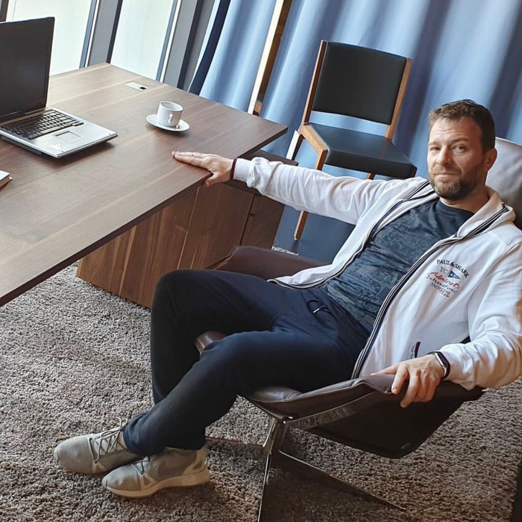 Alex Edward - Project Manager - Headwaters construction company | XING