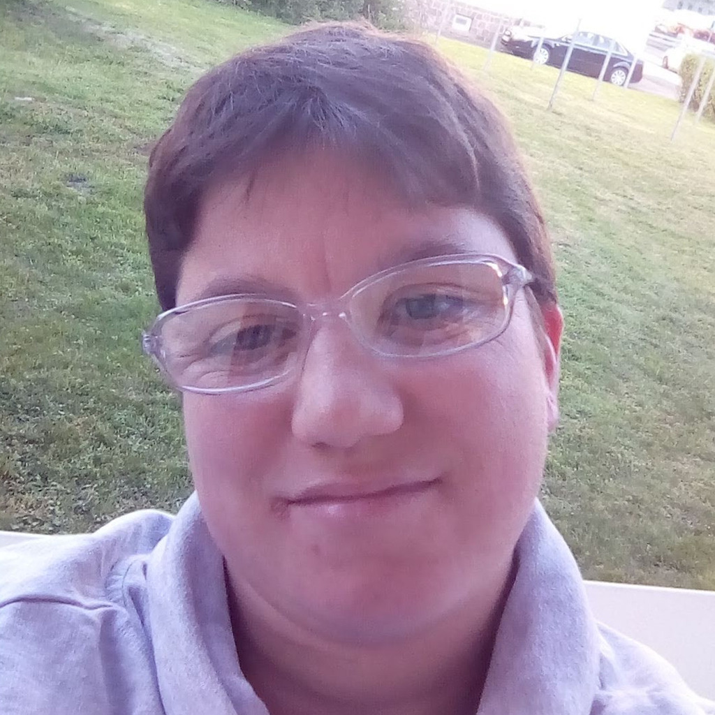 Julia Haake - Wäscherei-Mitarbeiter - Stiftung Hospital St. Cyriaci et ...