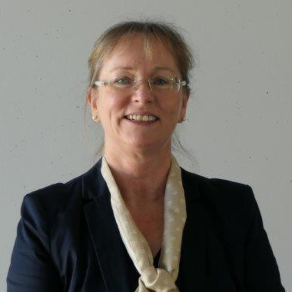 Christiane Priebe - Senior Consultant Personalmanagement - Consulting ...