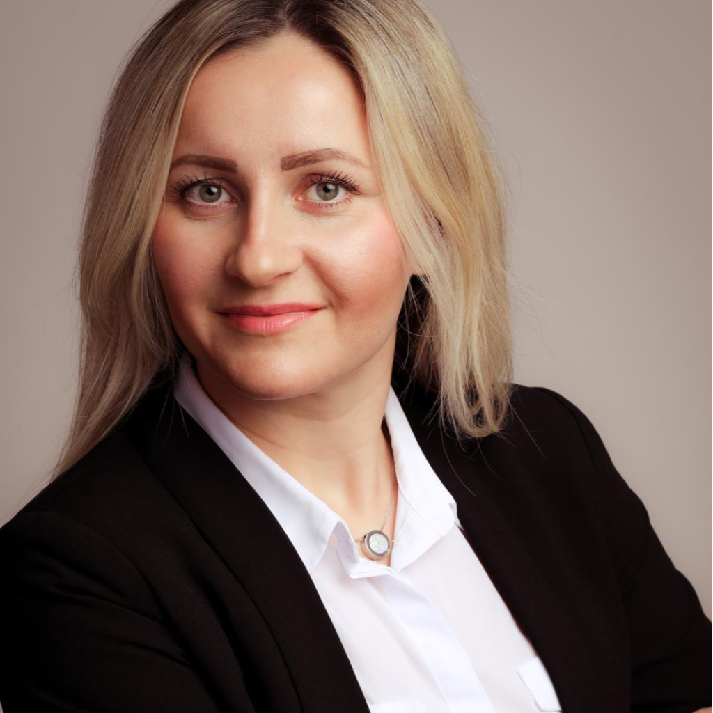 Julia Müller - Teamassistentin - Fiege Logistik Stiftung & Co KG | XING