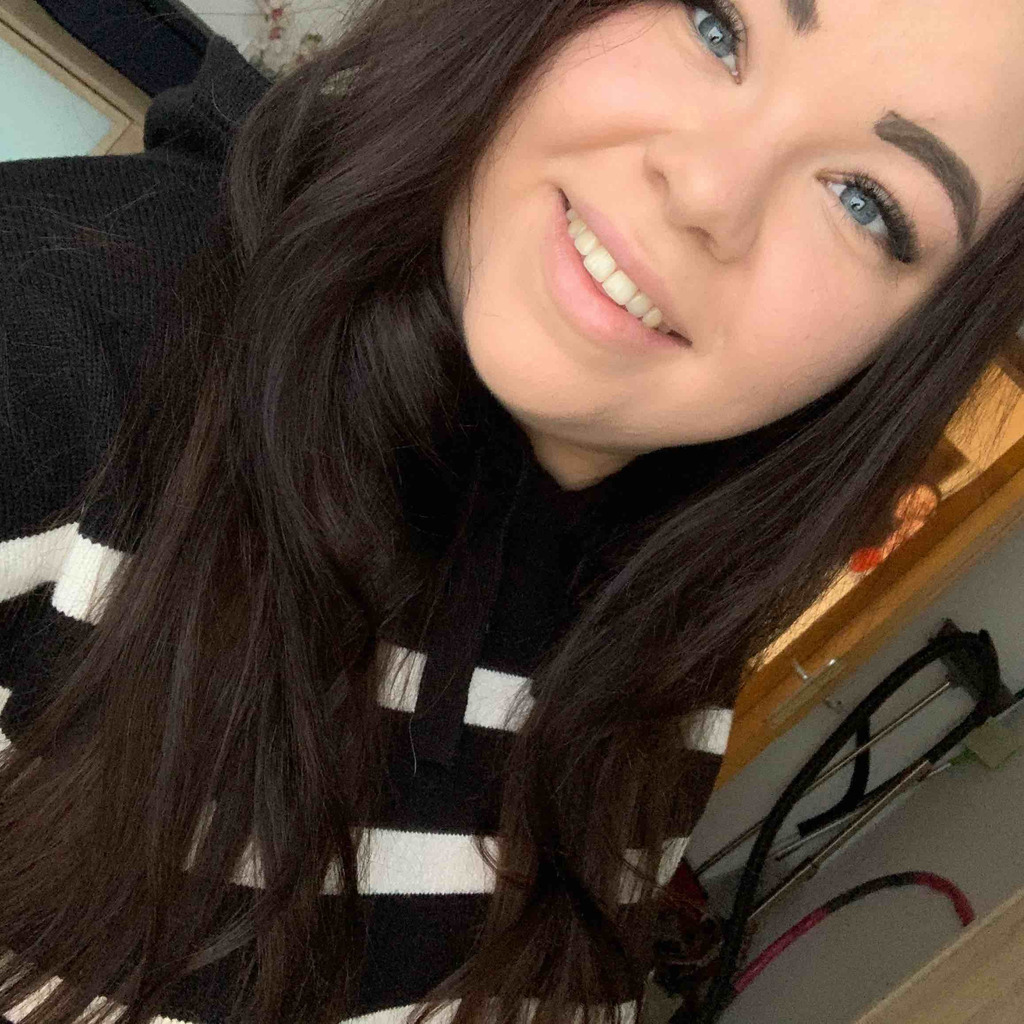 Lisa Popp - examinierte Altenpflegerin - Herrnhuter Diakonie | XING