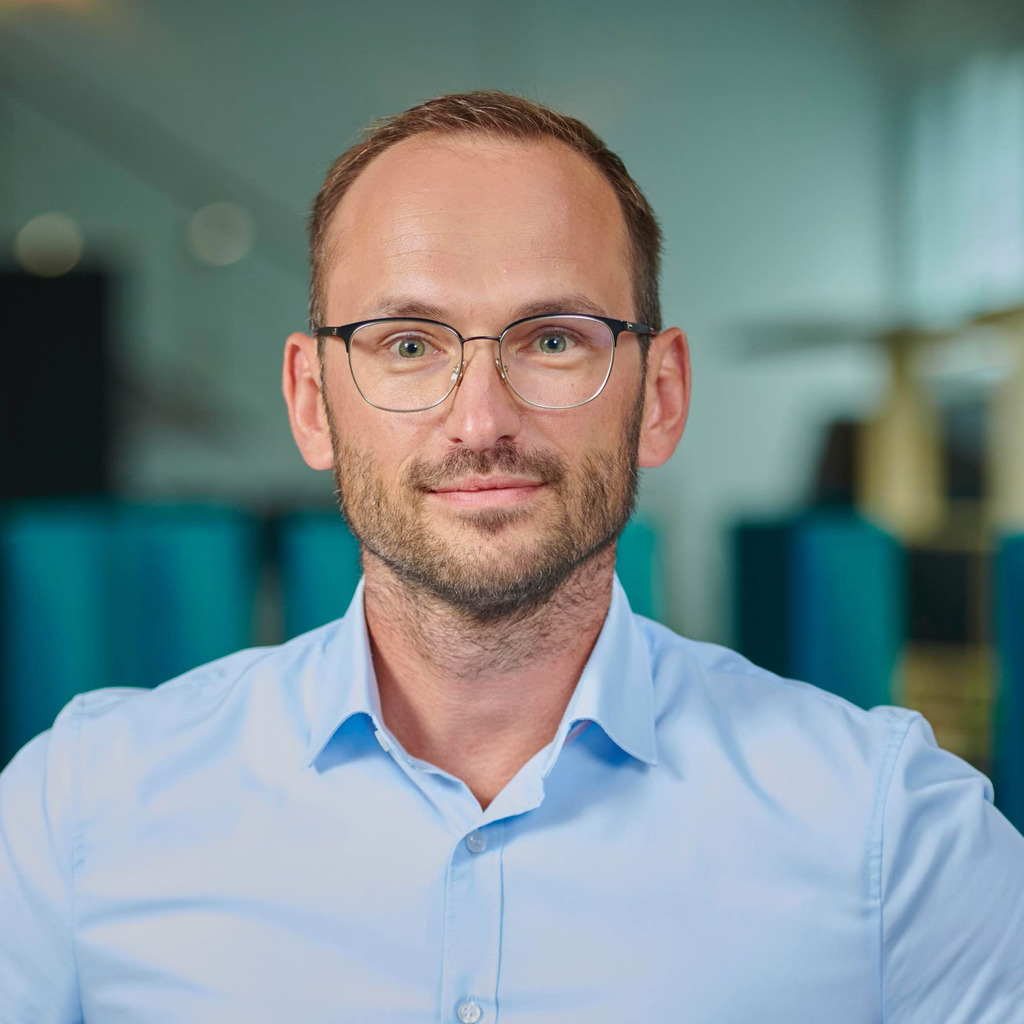 Florian Krüger - Leitung Engineering Solutions / Geschäftsfeldleitung Smart Factory - Volkswagen ...