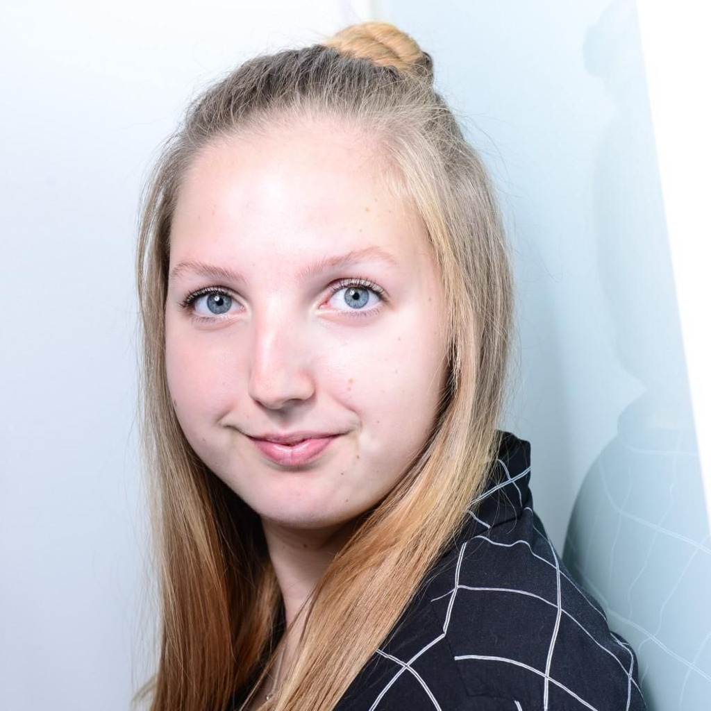 Laura Roth's Instagram, Twitter & Facebook on IDCrawl