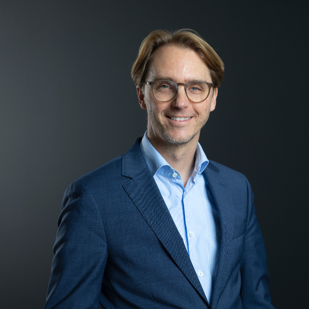 Mag. Andreas vom Bruch - Director Communications Germany - Valeo ...