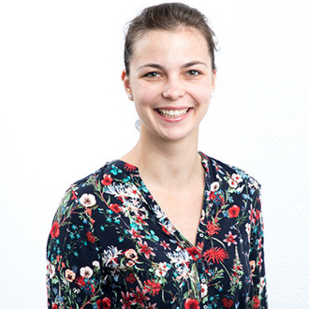 Julia Messinger - Referentin Recruiting und Mitarbeiterbindung - DOREA ...